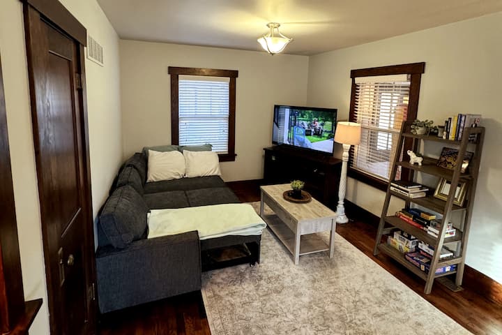 Charming 2 Bedroom Home - Topeka, KS