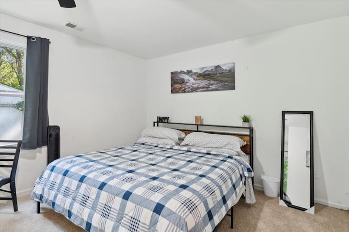 Charming Private 1 Br Apartment, King Bed - Newark - Newark, DE