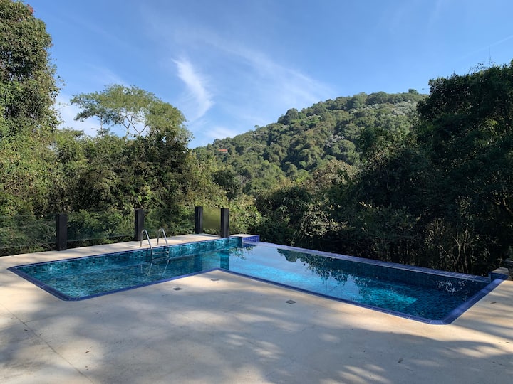 Suíte C/ Café, Hidro, Lareira E Piscina - 20min Sp - São Paulo