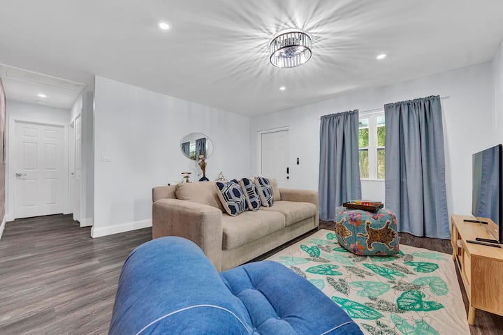 2 Bed/2 Bath One Mile To The Beach-20 Min To Fll - Pompano Beach, FL
