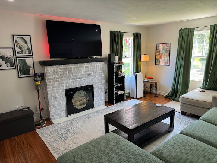Bedroom In Charming Cape Cod (102) - Syracuse, NY