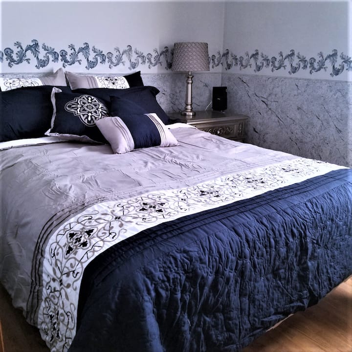 Large & Bright 1 Bedroom Flat - Clifton Park, NY
