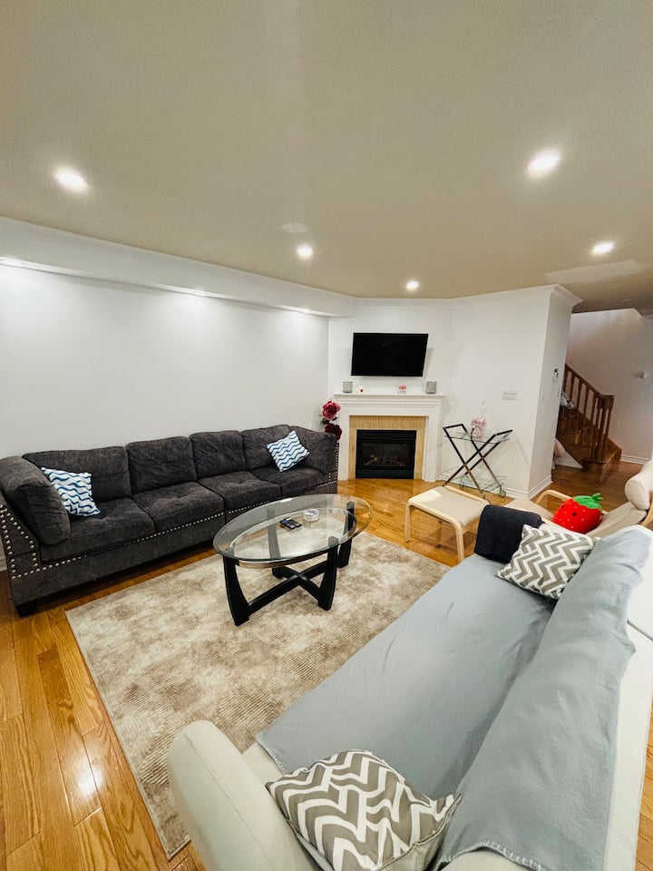 Entire 2+ Bdr Home In Vaughan. - Toronto