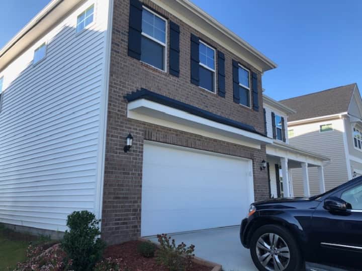 Spacious 5-bedr House In Garner - Clayton, NC