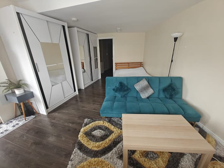 Guest Studio Near Heathrow - Ruislip