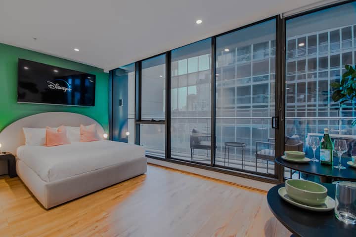 Jade Lane | 2 Queen Bed, Hot Tub W/ View, Parking - Melbourne