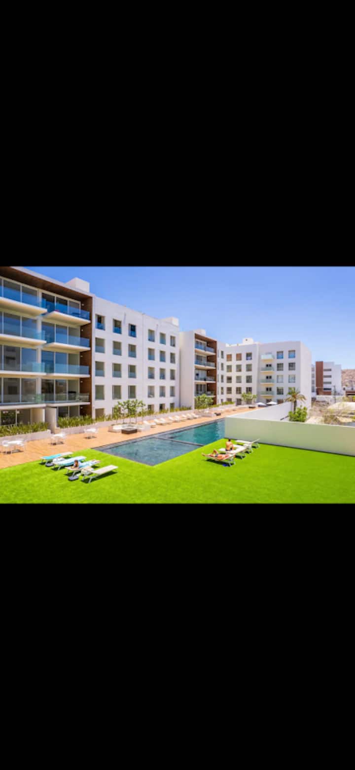 Luxurious 2 Br Condo Rooftop Hot Tubs & Amenities - Cabo San Lucas