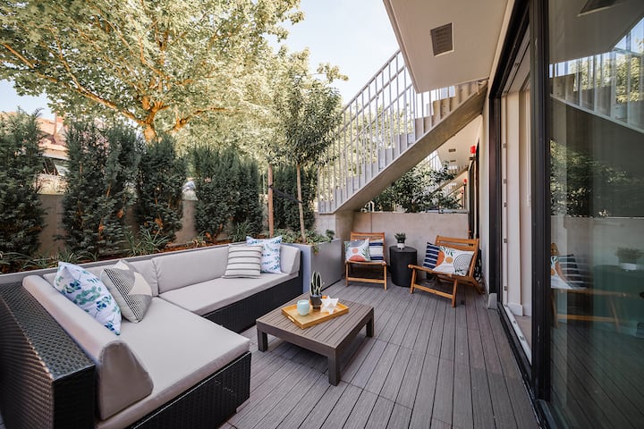 Mount Pleasant Hideaway - North Vancouver