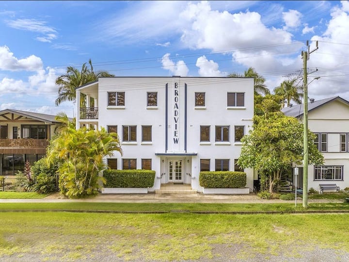 River View - Modern Living In A Vintage Apartment - Brunswick Heads
