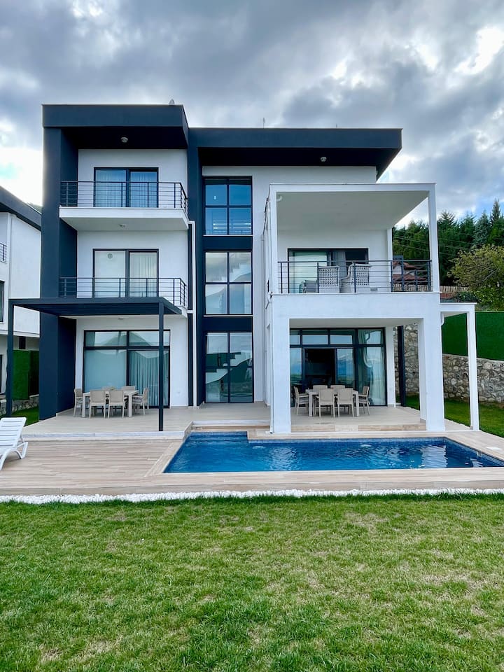 Dibektaş 5+2 Isıtma Havuz - Göl Manzara- 12 Ki̇ş Tx - Sapanca