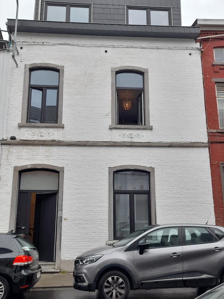 Studio 28m² - 2 Lits Dbl - Aéroport & Haute ÉColes - België