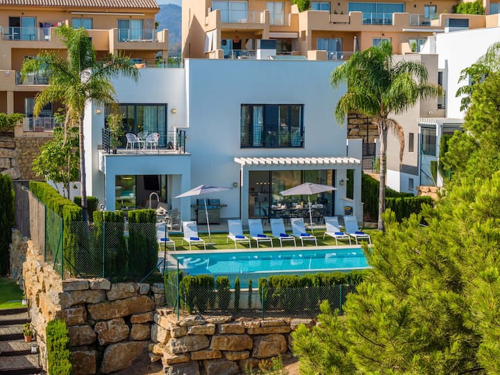 New Luxury 4br Villa: Pool, Bbq - Estepona