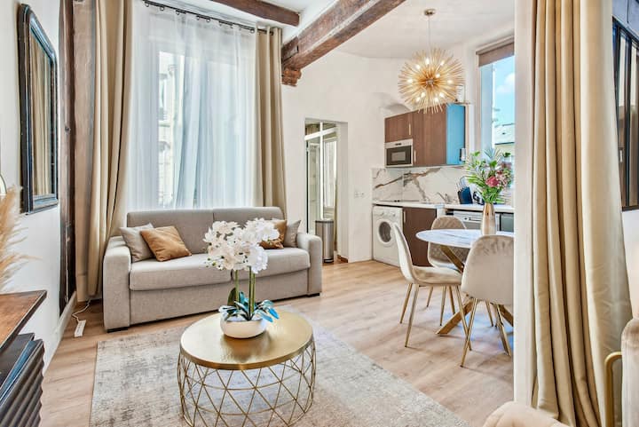 Chic Parisian Apartment In The Marais With Ac - Paris