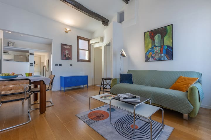 Guesthost - Dreaming Bologna Central Apartment - Bologna