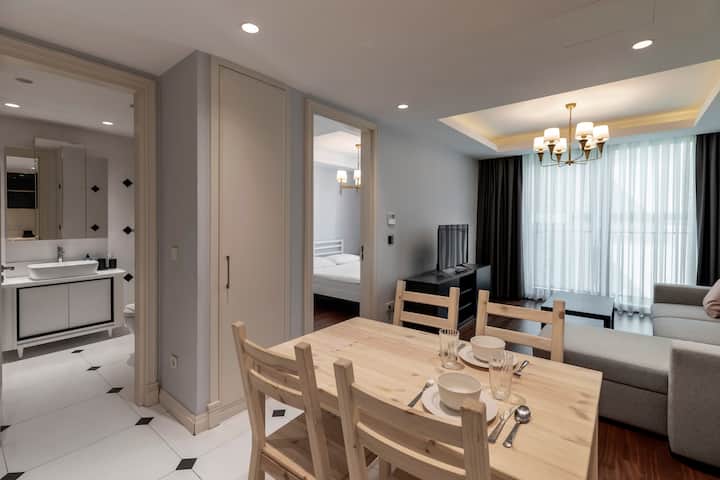 Chic One Bedroom Condo - Estambul