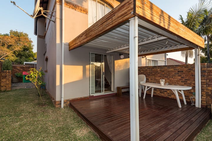 Neat Lock-up And Go Unit - Pretoria