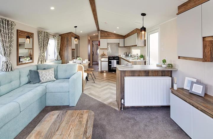 Freshwater Beach Holiday Home - Burton Bradstock