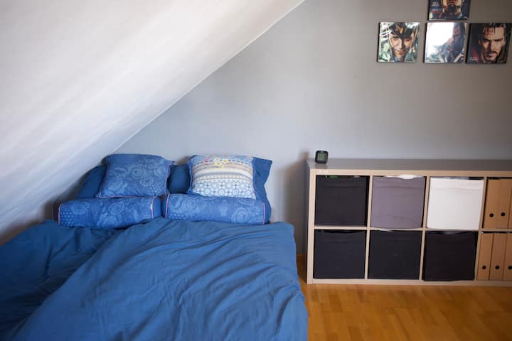 Schönes Zimmer In Junkersdorf - Frechen