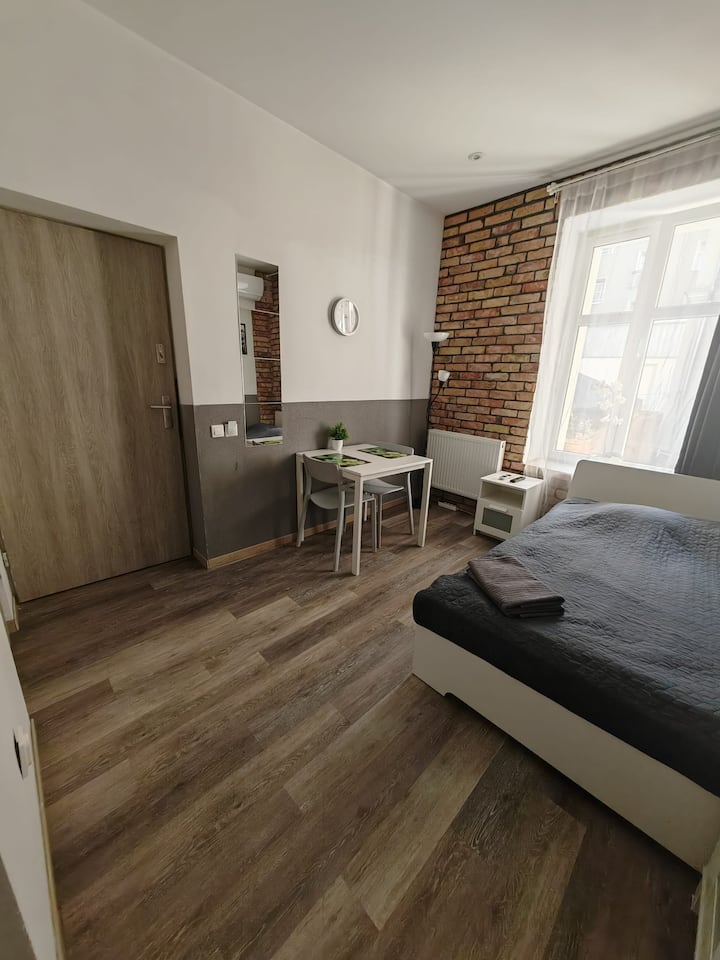 Stay99 Studio łóżKo Podwójne Ane - Poznań