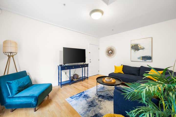Cozy 2bd Near Fenway Walk To Train & Free Parking - Boston