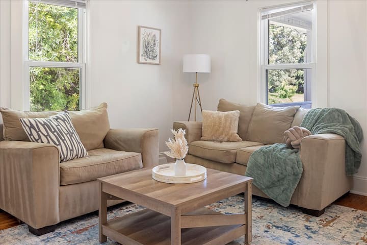 Homey Burlington Getaway: Hosts Up To 8 Guests - Burlington, NC