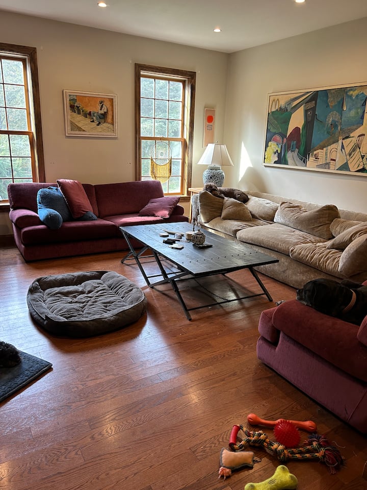 A Beautiful Blue Room In The Hudson Valley - Hyde Park, NY
