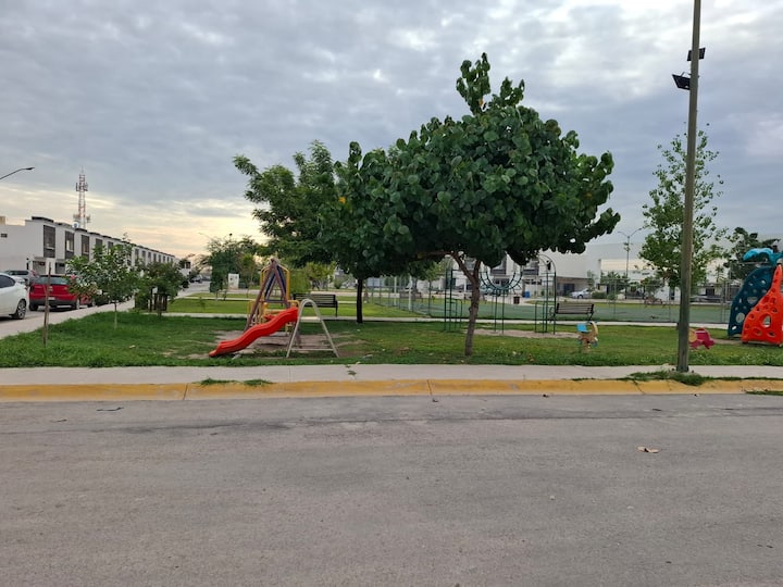 Cómoda Casa En Fraccionamiento. - Torreón