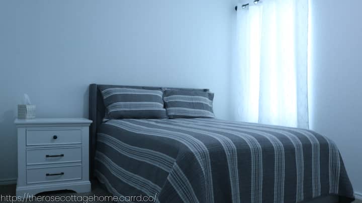 Simple Bedroom Near Lackland Afb & Sea World - San Antonio, TX