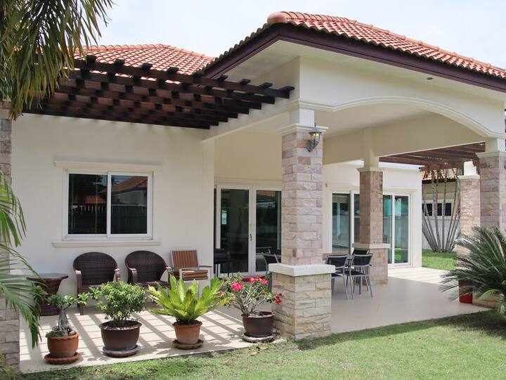 Beautiful 2 Bedroom Villa With A Dedicated Office - Hua Hin