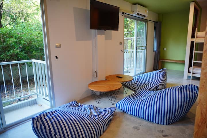 6-bed Mixed Dormitory Room, 48sqm - Trang - Sikao District