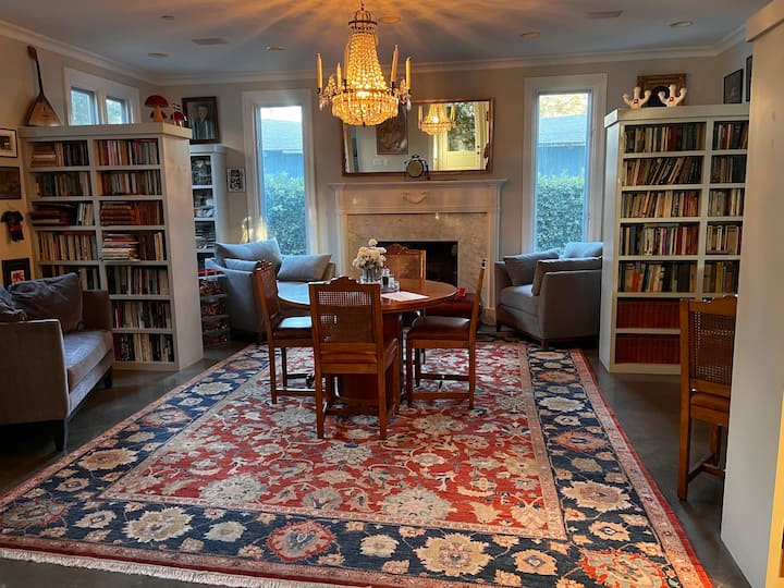 Elegant Airy Two Story Guest House. - Culver City, CA