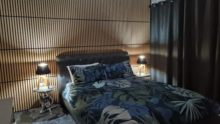 Sauvage - Luxury Garden Apartment - Port Pirie