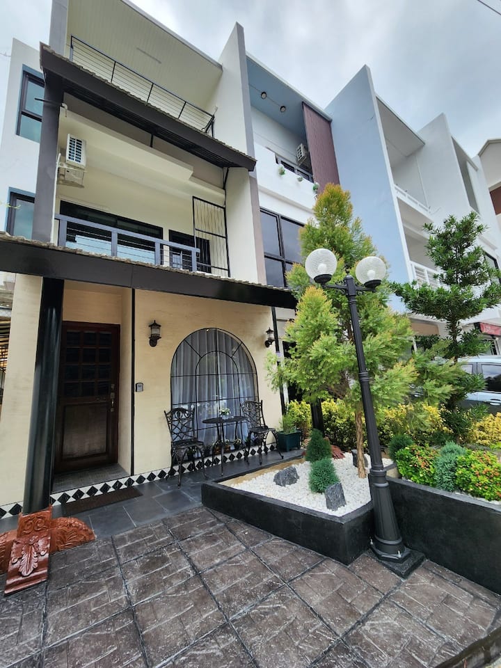Boxsoon Nimman 10 : 3beds 3baths - Chiang Mai