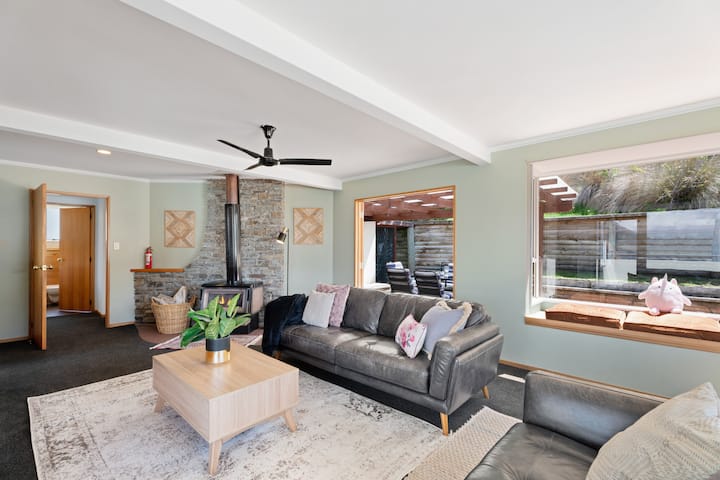 Picturesque View - 3 Bedroom Apartment - Queenstown