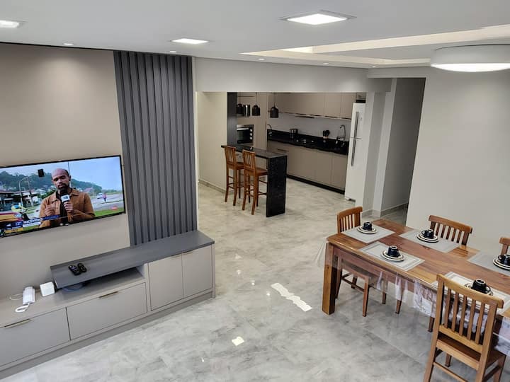 Amplo Apartamento Na Quadra Mar. - Balneário Camboriú