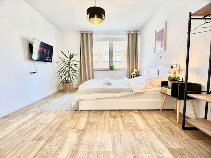 Bliss: Near Schalke Arena & Exhibition Essen - Essen