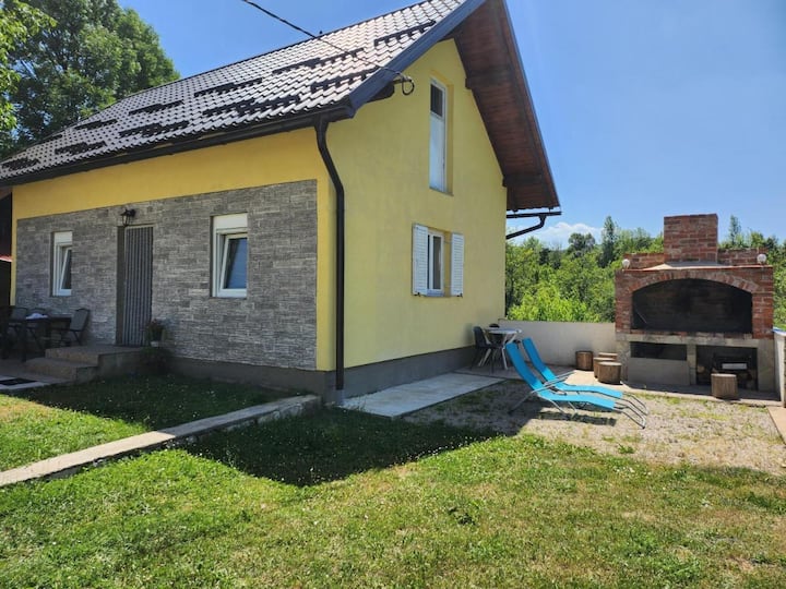 Apartman Sa Dvije Spavaće Sobe - Grabovac