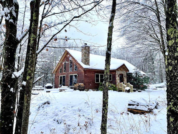 Mountain Chalet Retreat W Hottub - Hunter Mountain, NY