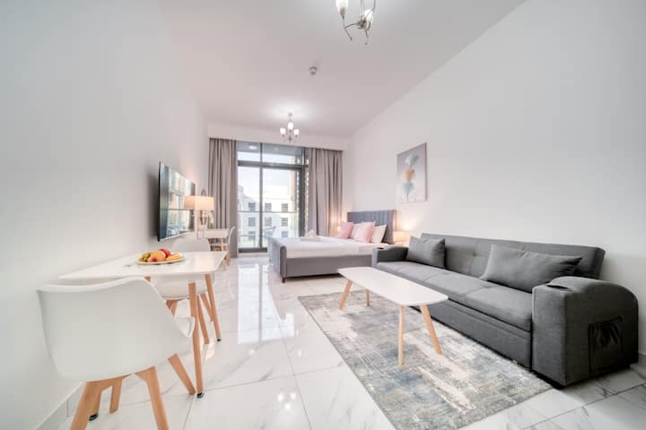 208 Serenity Lakes 5, Jvc Pool Facing Studio - Dubai