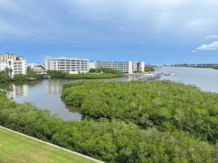 Water View Indian Shores Condo! - Indian Shores, FL