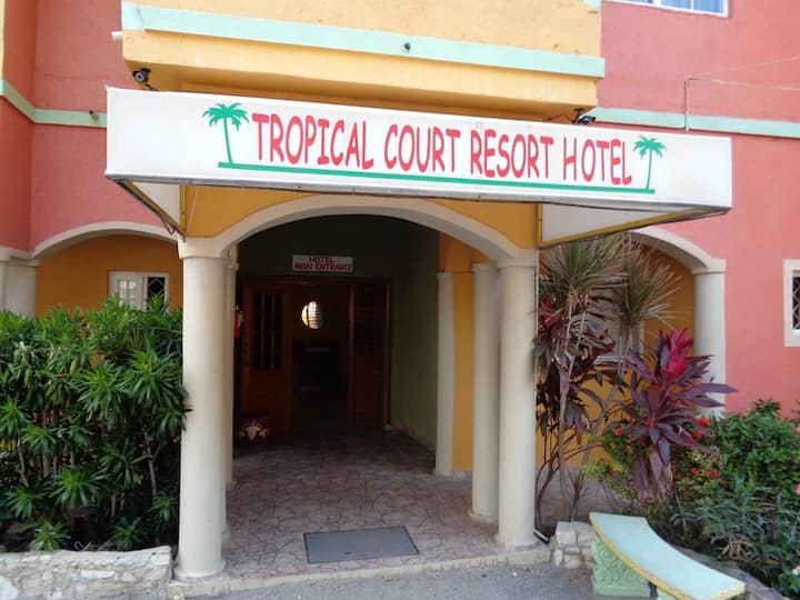 Standard Room @ Tropical Court - Montego Bay