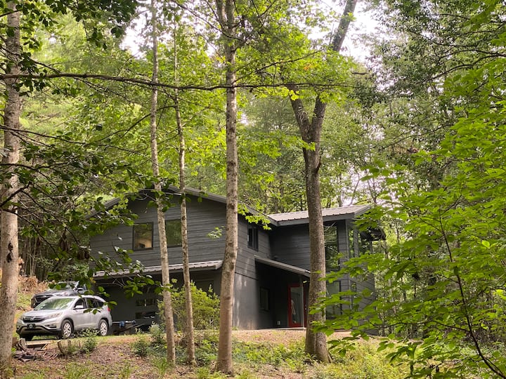 Cozy Getaway Near Hiking & Biking - Brevard, NC