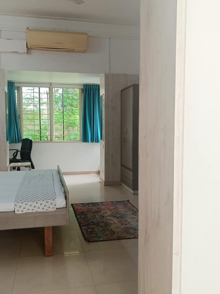 Villa/luxury Room/private Entry/greenery/ Cafe - Ahmedabad