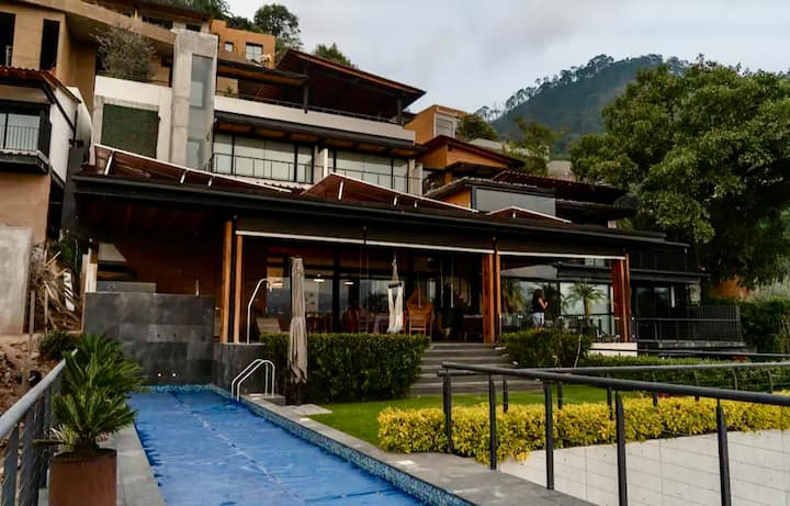 Casa Espectacular Y Con Una Vista Preciosa. - Valle de Bravo