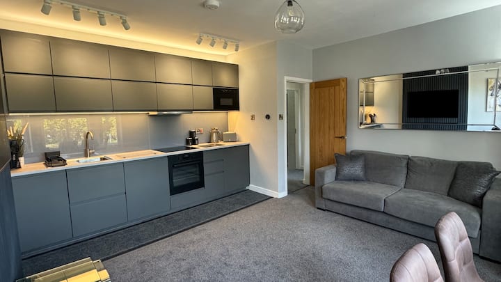 Entire Luxurious 2 Bedroom Flat - Leicester