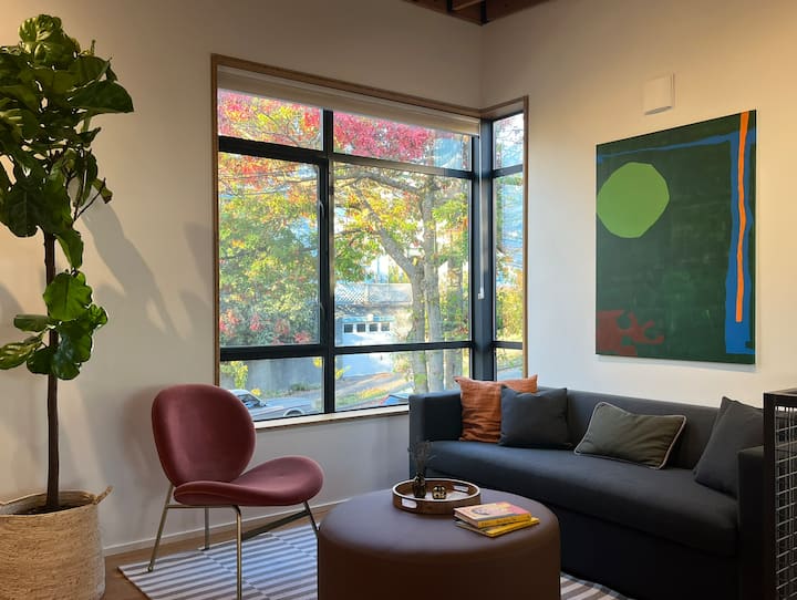 Modern Living In The Heart Of Phinney Ridge! - Green Lake - Seattle