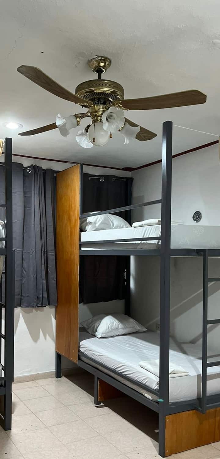 Habitación Compartida 8 Personas En Hostel Treebu - Yucatán