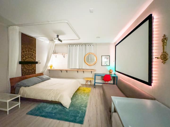 Ultimate Movie Lounge Studio - Anaheim, CA