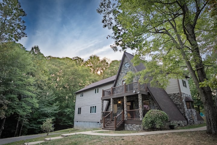 Horseshoe Acres - Home Theater, Spa Room, Hot Tub - Fayetteville, WV