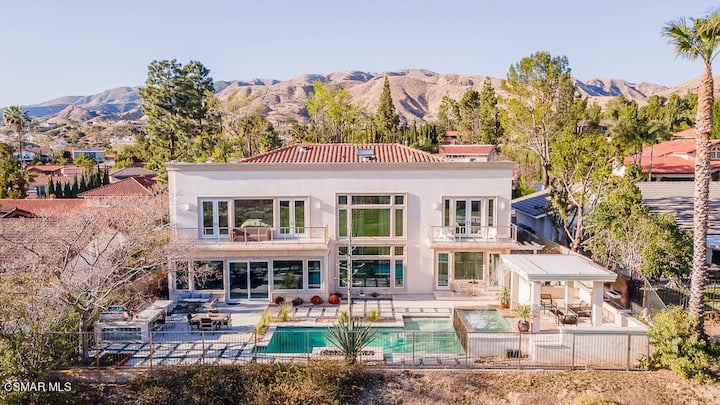 Upscale Residence With Pool/spa. - Los Angeles, CA
